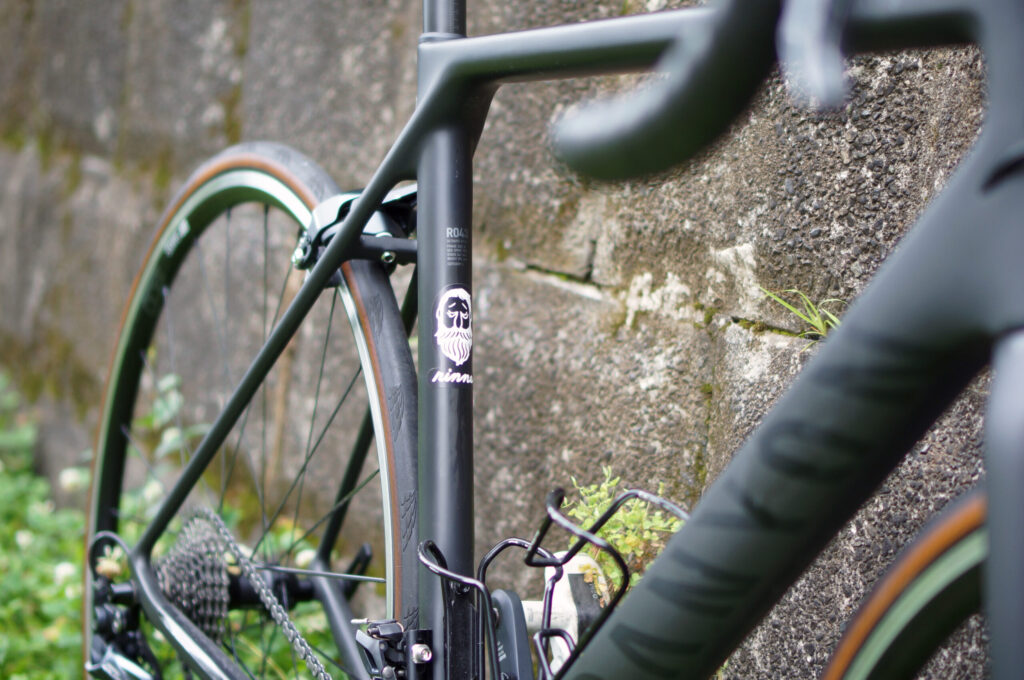 UNCLE RINNE sticker — UNCLE RINNE face black – monstera deliciosa ...